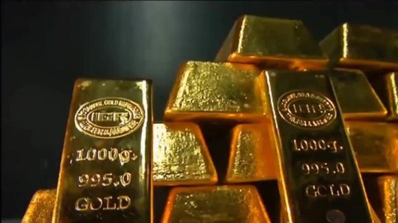 惊人的黄金熔化!金砖加工过程,黄金是怎样熔炼的