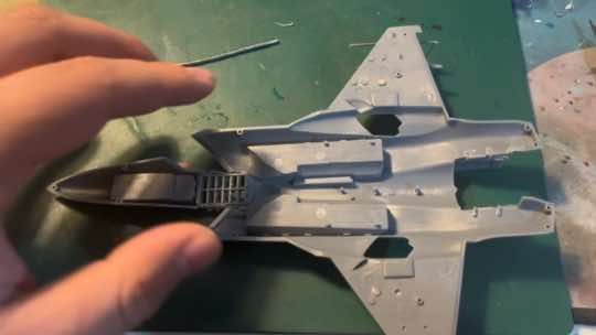 #模型制作 #手办模型 #胶佬 #军事模型 #模型 f35b改磁吸挂架