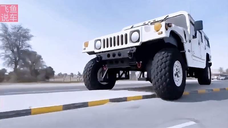 世界上最大的悍马越野车,由阿联酋王室定制,有两层楼高的观景室