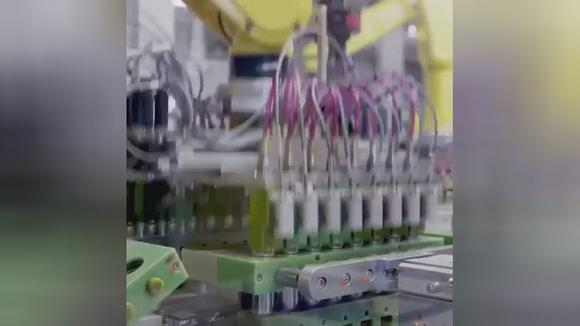 电动汽车的电池究竟是怎么生产的?跟我一起去特斯拉工厂一探究竟