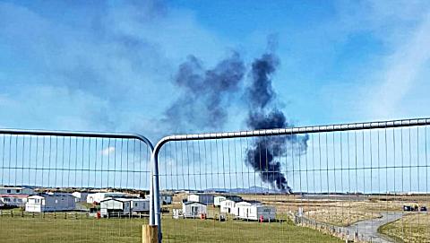 世界一流飞行表演队发生坠毁事故 飞行员弹射逃生工程师遇难