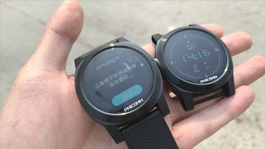 奇葩的智能手表对时方法,连接GPS调节时间,太阳底下屏幕真清晰