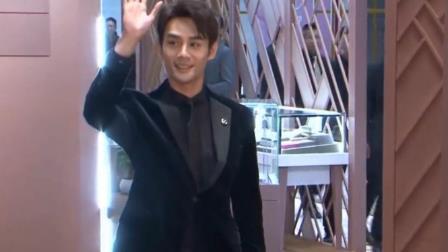 王凯低调用公司的名义连续捐款两次,累计捐款200万!