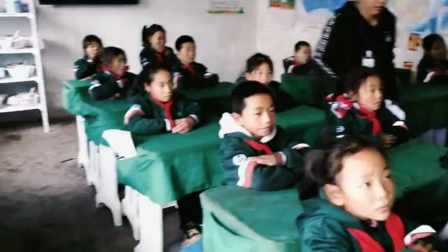 《纪念抗美援朝主题班会》瓦尼姑村小李国毓老师制作