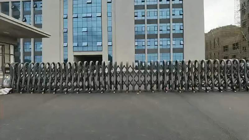 南宁工业单位大门电动门-自动伸缩门-无轨收缩式电动伸缩门厂家