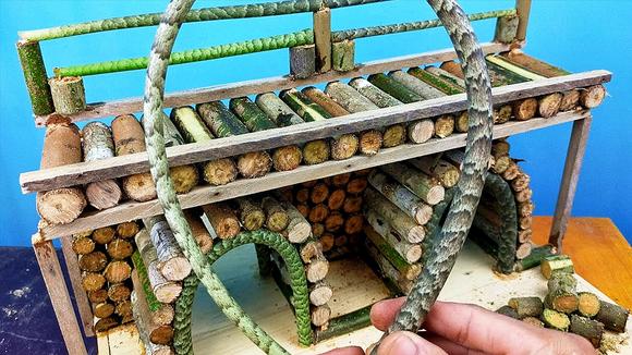 用木棍打造一座微型桥,看完忍不住竖起大拇指,真有创意