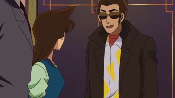 名侦探柯南:小兰太漂亮,吸引男孩注意,邀请她一起吃饭