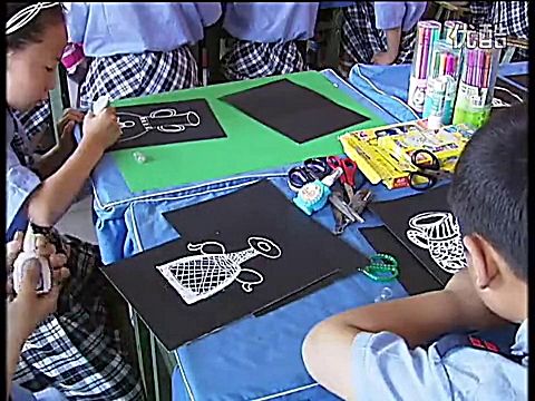 第13课 别致的小花瓶(小学美术_人美2001课标版(杨永善主编)_四年级...