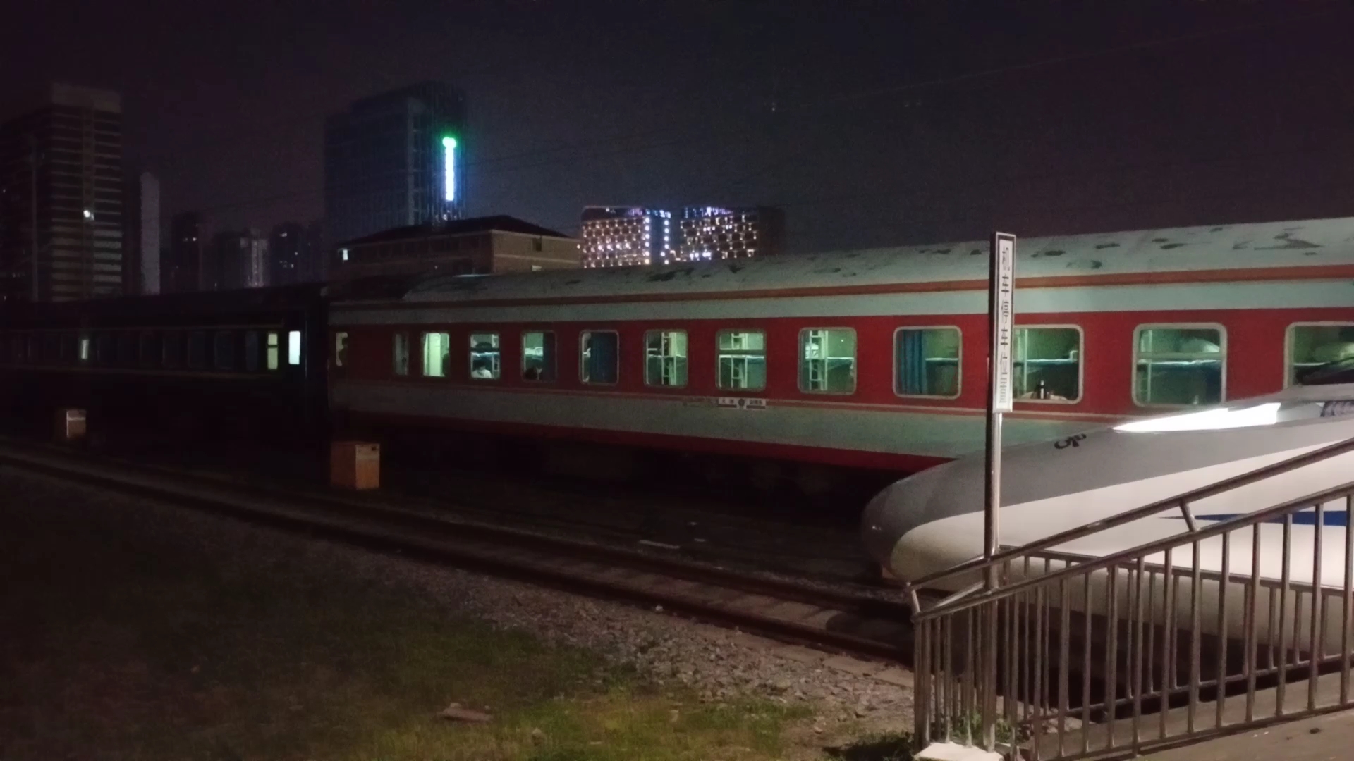 [铁路] 18岁的OYJT告别快速儿时红皮火车 K1620.深圳东→天津.南昌西...