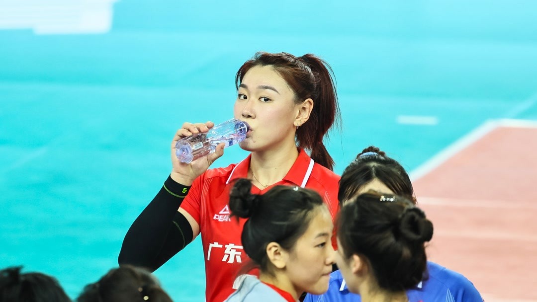 栗垚、陈佩妍、王逸凡还要努力,联赛广东女排输给河南女排