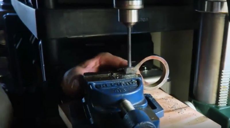 角磨机被牛人这么一改,成了打磨机了