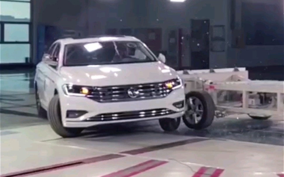 速腾碰撞测试,够大众吗?