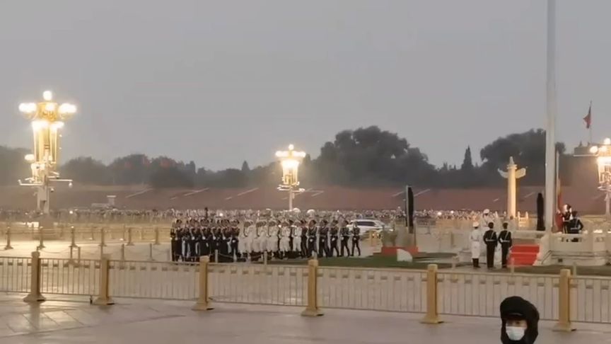 非常震撼!北京天安门前的升旗仪式!