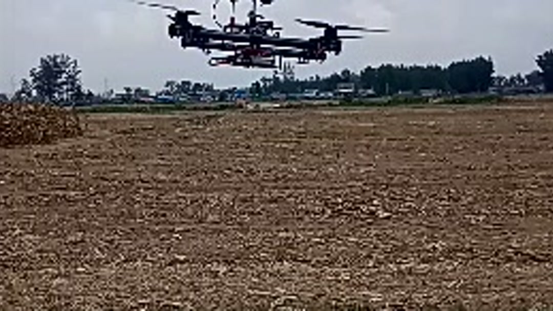 发奋的年轻人!无人机模型