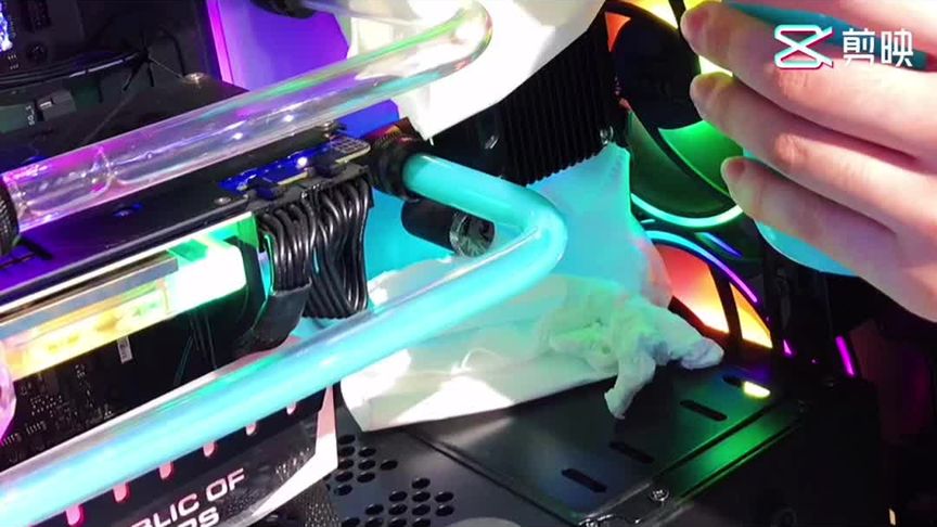 #水冷电脑 #游戏电脑组装 #上热门抖音小助手 只此一家别无分号