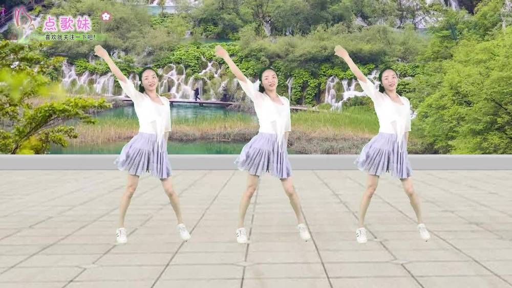 新式广场舞《三月里的小雨》,舞蹈简单易学!