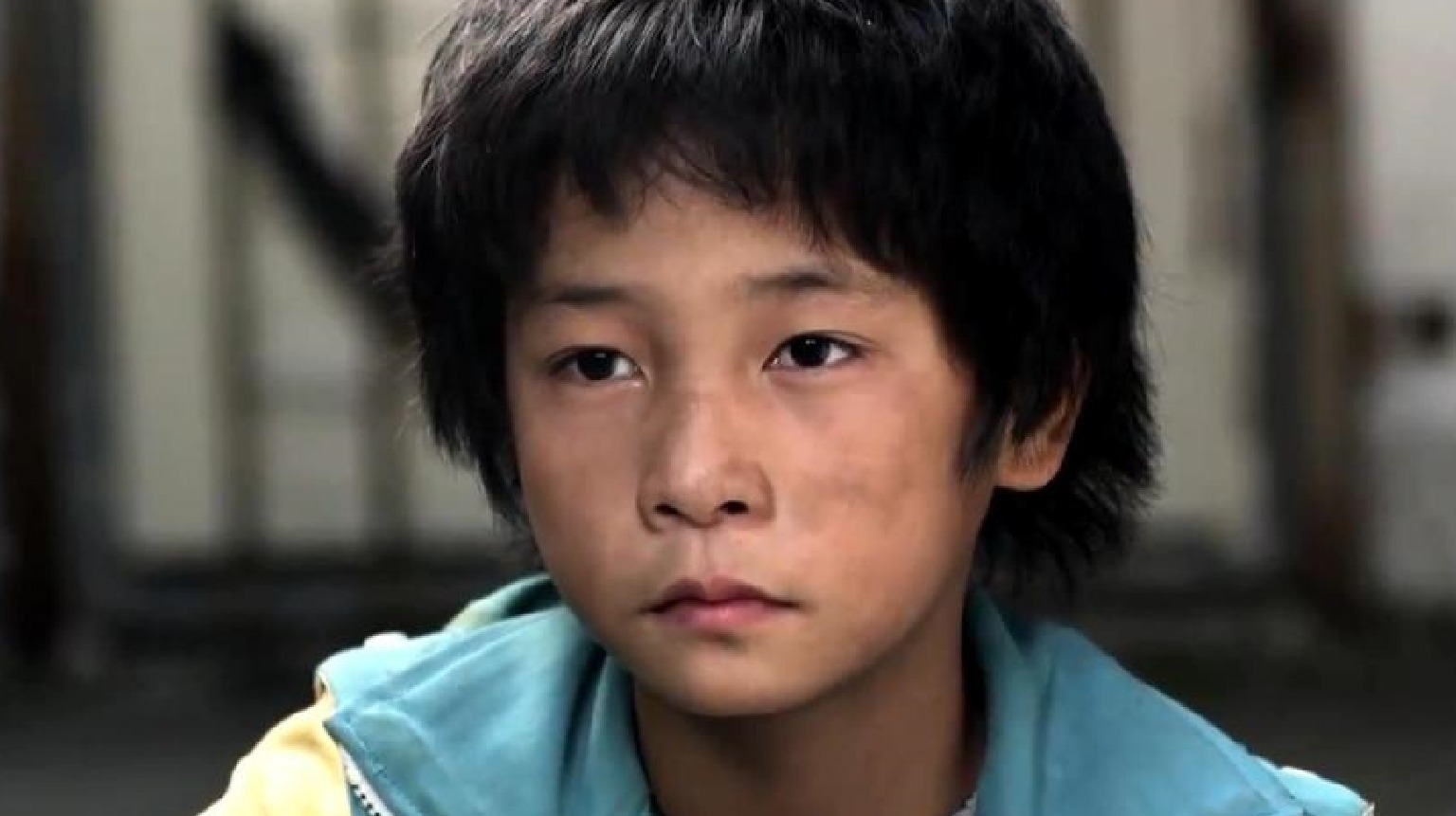 真实事件改编,8岁小孩为了不被拐卖,装作残疾人乞讨