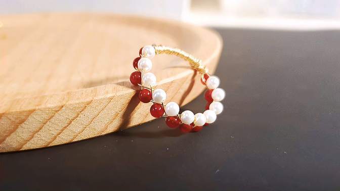 DIY手工制作视频教程,石榴石加珍珠做了个简单戒指