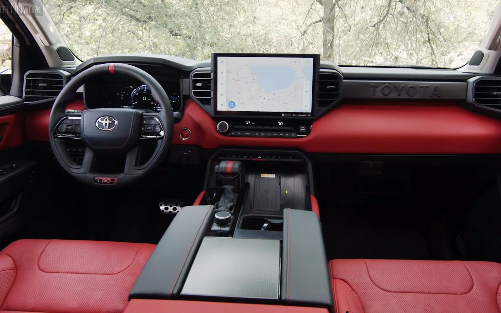 2022丰田坦途TRD-Pro越野~公路和内饰全面演示~带大彩电的硬派...