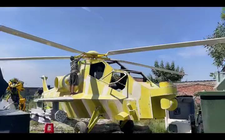 各大网友想看直升机模型,今天他来了犀利的机头,两翼带有巡航导弹,带...