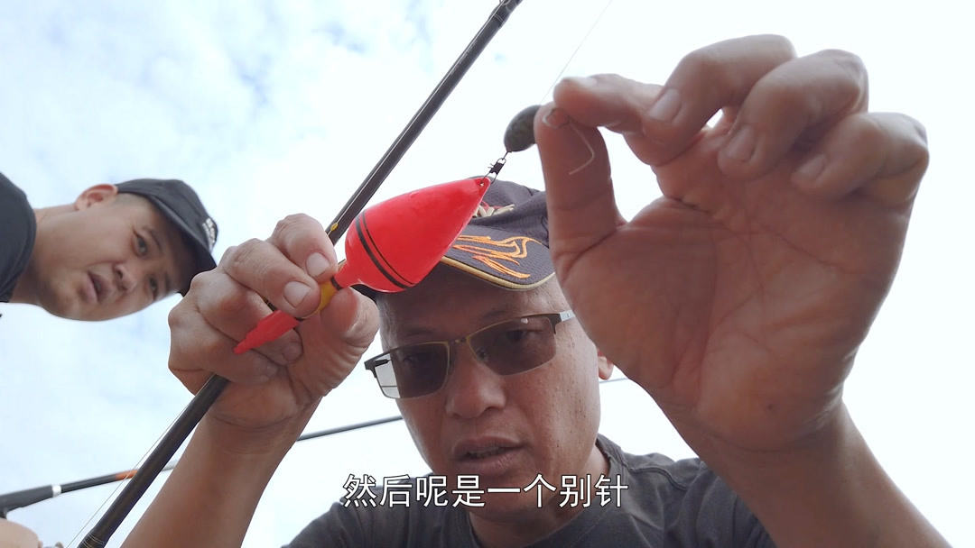 海钓大哥分享如何绑浮漂钓组,操作过程简单易操作,新手一看就会