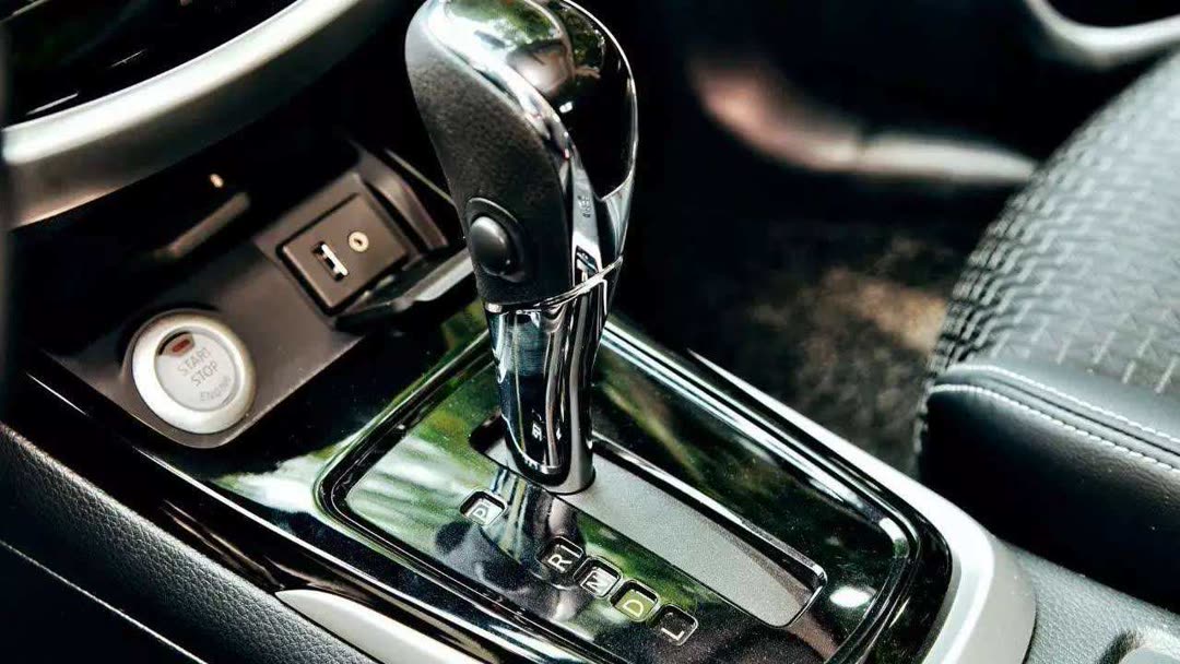 cvt变速箱挡杆护盖生热是什么原因?