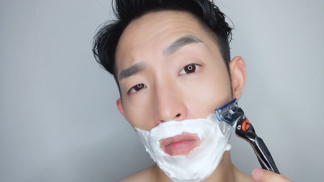 男士快速刮胡子必备技巧