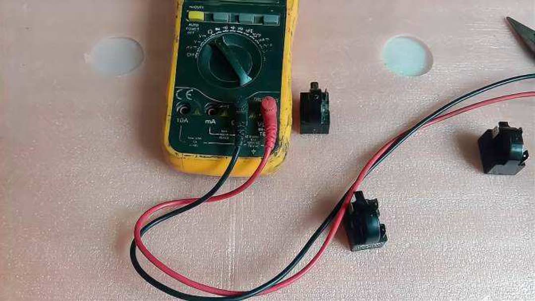 冰箱启动器的好坏,如何测量,PTC热敏电阻是什么样呢