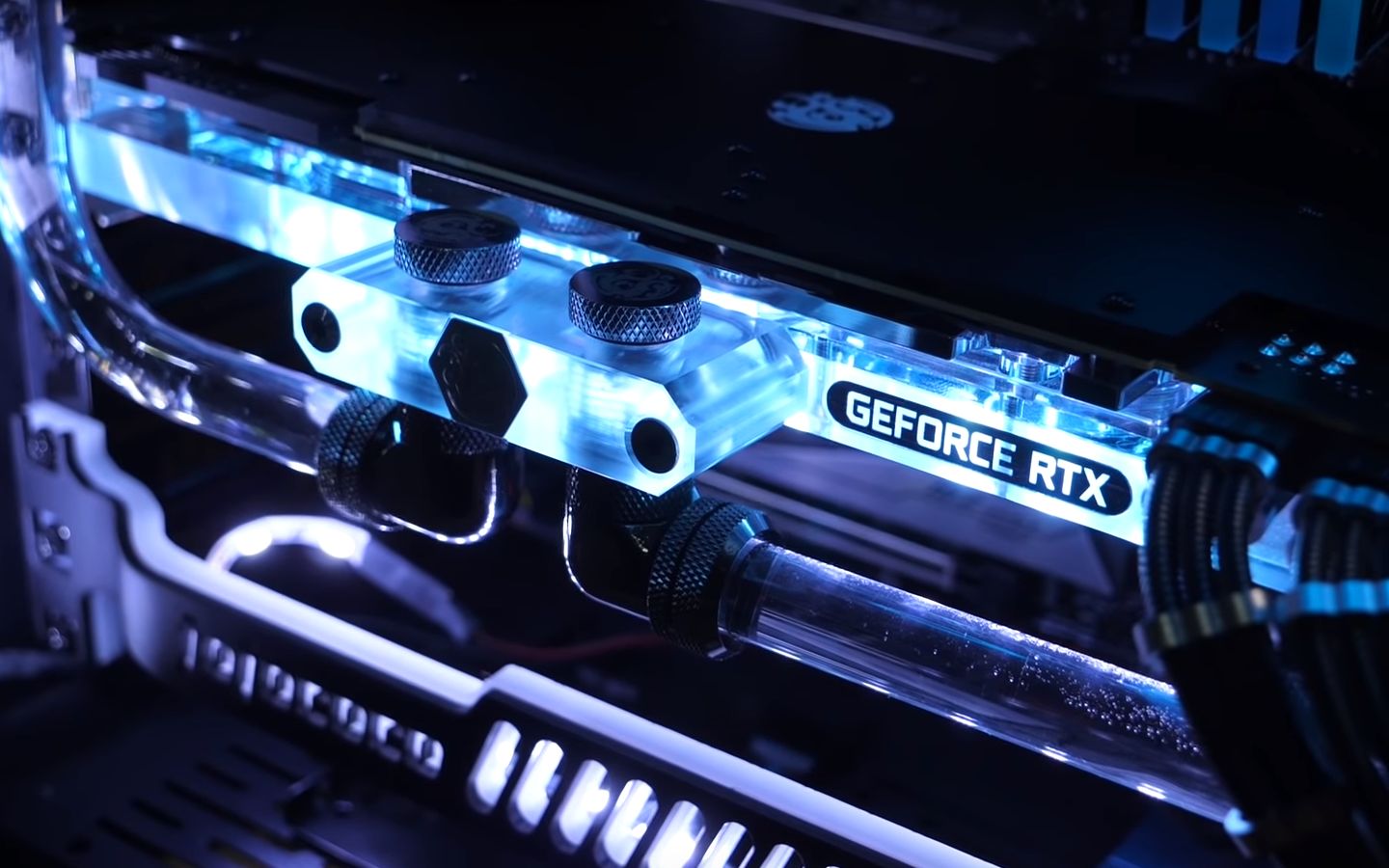 ...ACE + Ventus 2080 +十栓Force Delta 内存+ 海韵850W+七彩虹SSD