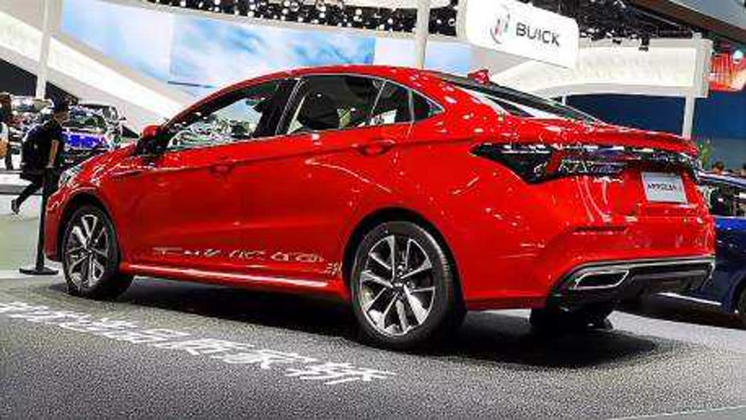 奇瑞全新家轿将上市,7万多块有普通和运动版,内饰年轻有活力!