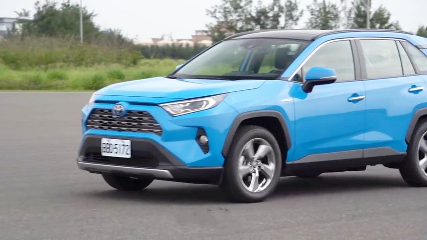 丰田RAV4的自动刹车系统靠谱吗?做个模拟测试一下就知道了