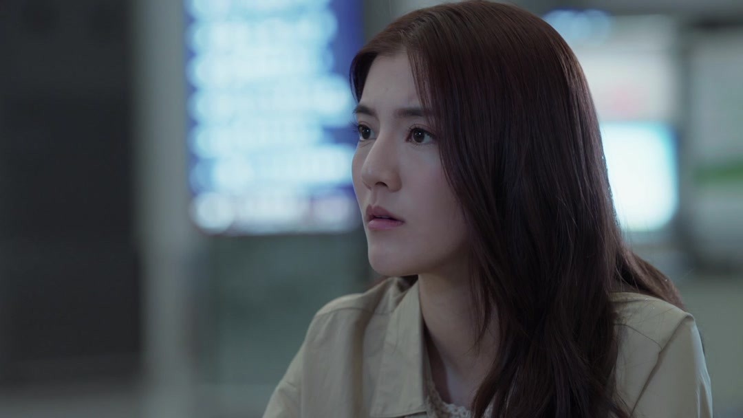 《战毒》程天带人来到机场 暗中等待目标人物的出现