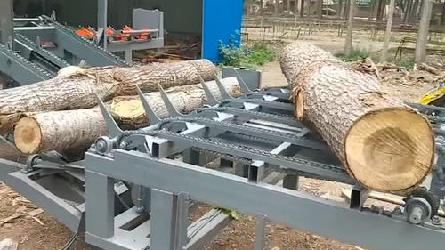 不常见的木材加工过程,木头进去,出来就是薄木板