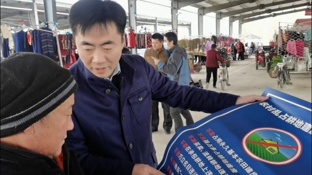 果然视频丨禁止农村乱占耕地建房,邹城全方位宣传"八不准"