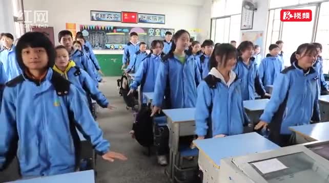 大通湖区课桌手势舞:学习雷锋好榜样 让雷锋精神代代相传