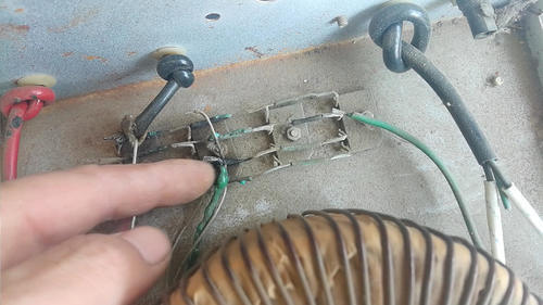 汽车电瓶充电机的内部结构与维修