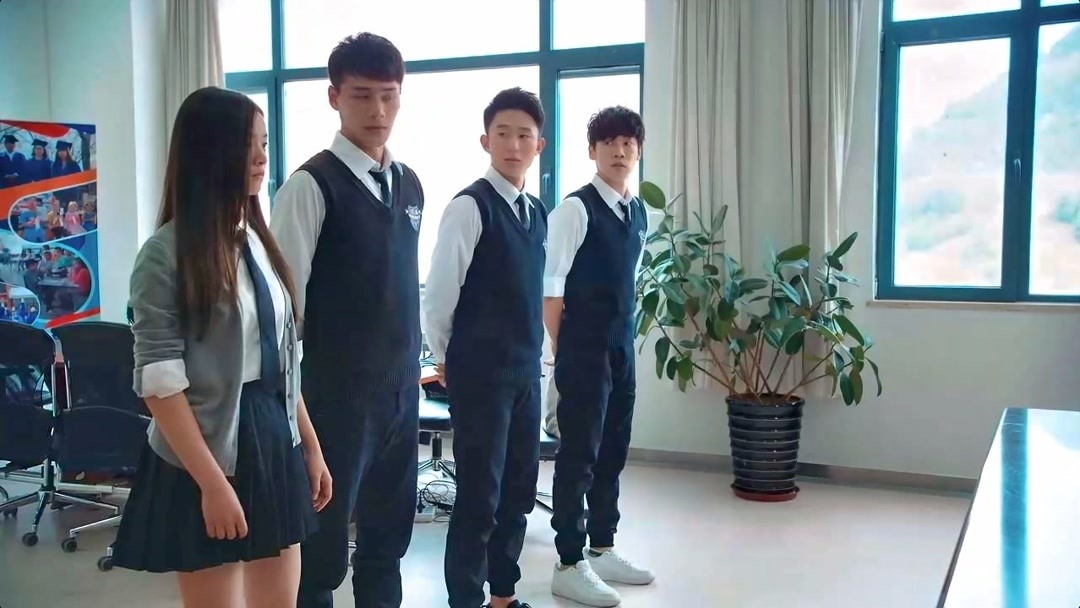 同学两亿岁:宣墨打游戏一战成名,被校长叫去办公室