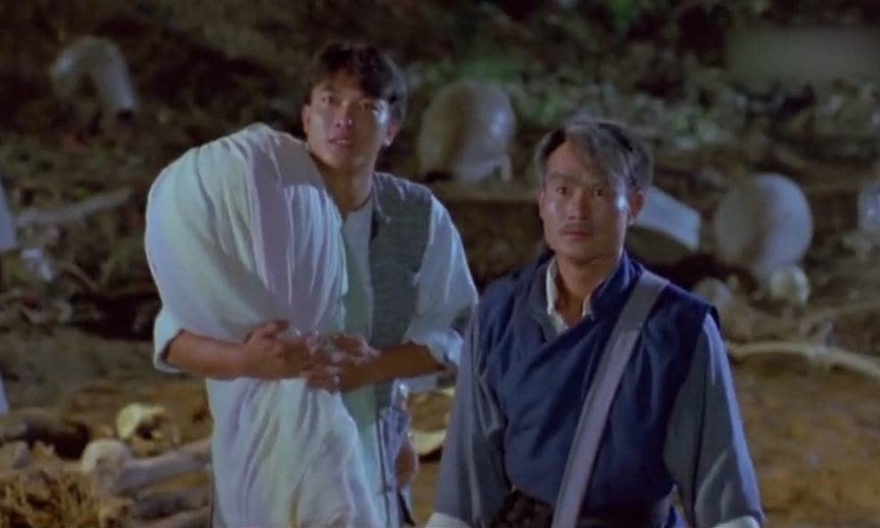 僵尸太高级,林正英亲自贴的符都能撕掉,一看就是外国货