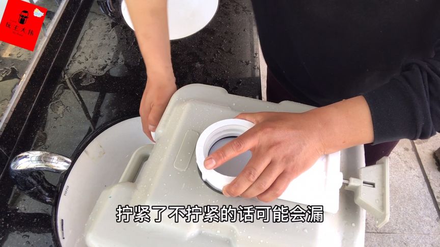 房车生活有公共厕所,为什么还要用房车马桶,便携式马桶怎么使用