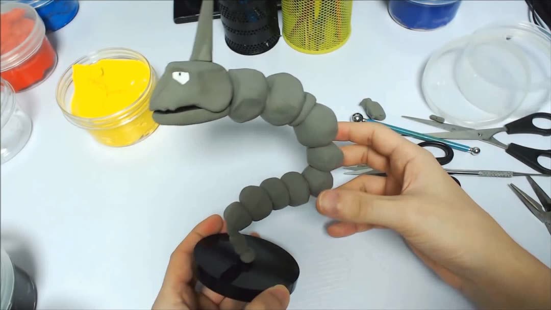 超简单!教你如何用粘土制作 《精灵宝可梦》大岩蛇