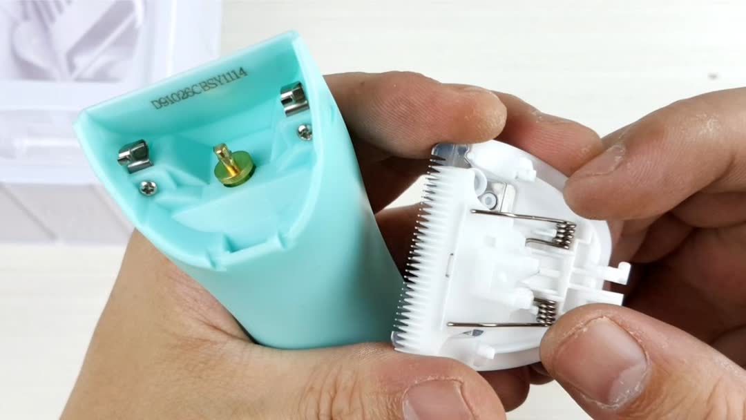 谁说便宜没好货?拆解国产小品牌防水陶瓷理发器,优秀的做工品质