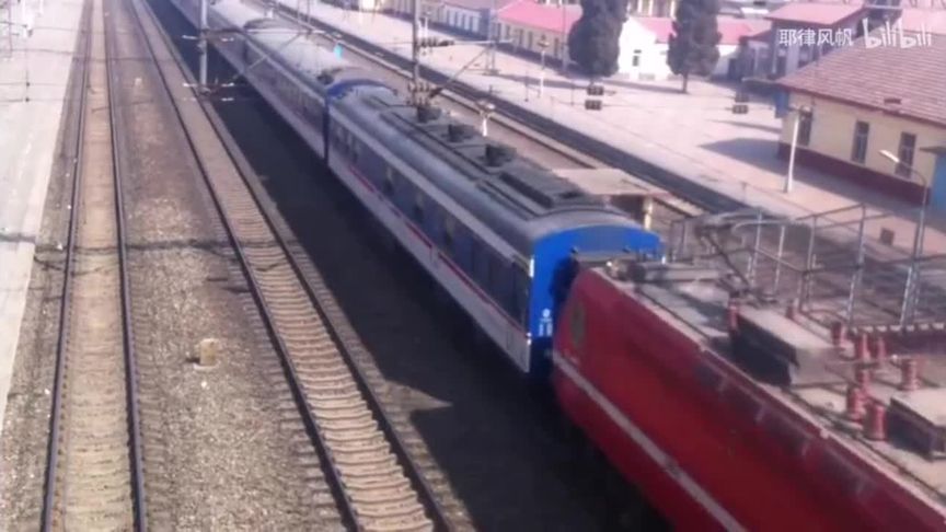原色时代:t175次列车高碑店站通过