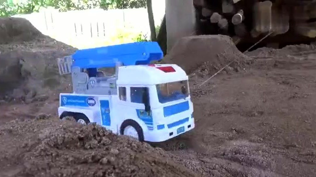 各种各样的大卡车,你喜欢哪一种呢