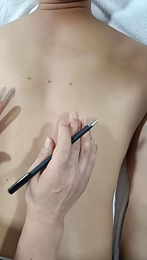 膈俞穴定位