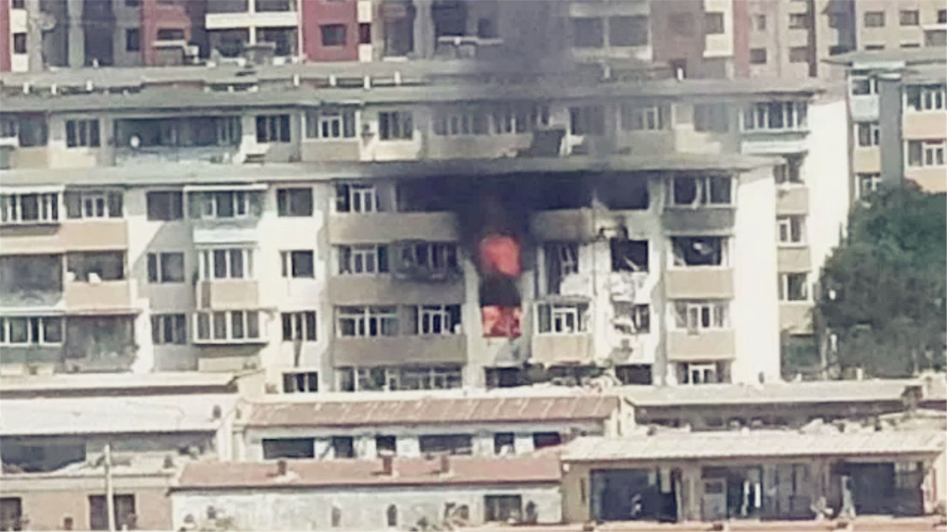 内蒙古一小区发生爆炸致2死3伤!居民:爆炸声巨响 以为地震了