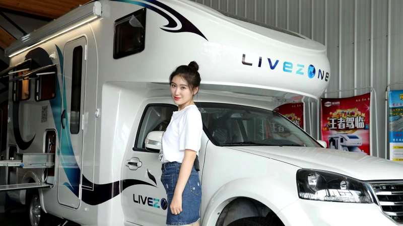 颜值与实力兼顾,27.88万超高性价比C型房车,带你领略精彩人生