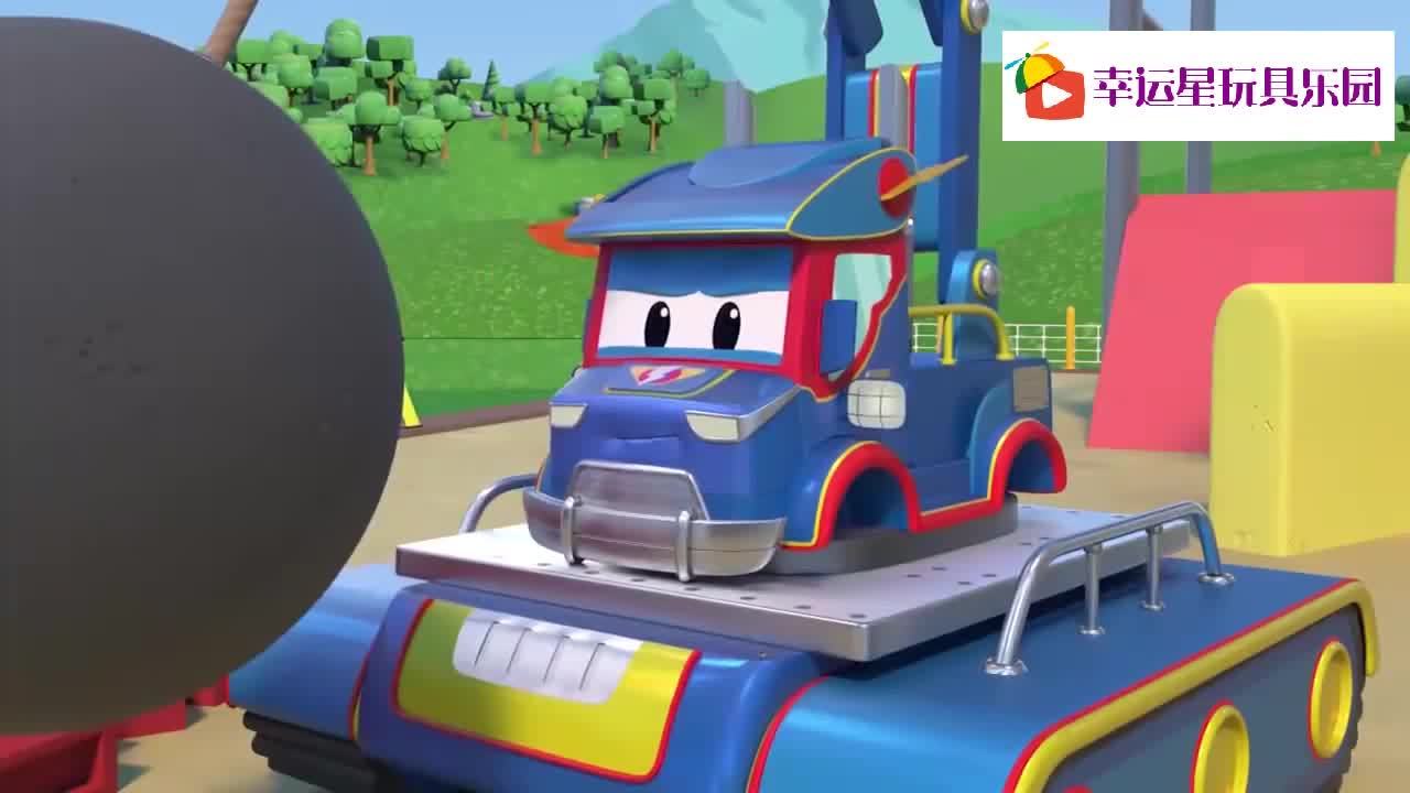 超级卡车帮孩子们取掉在椰子树顶的皮球