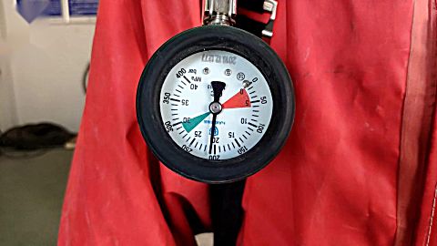 正压式空气呼吸器与防化服的使用方法