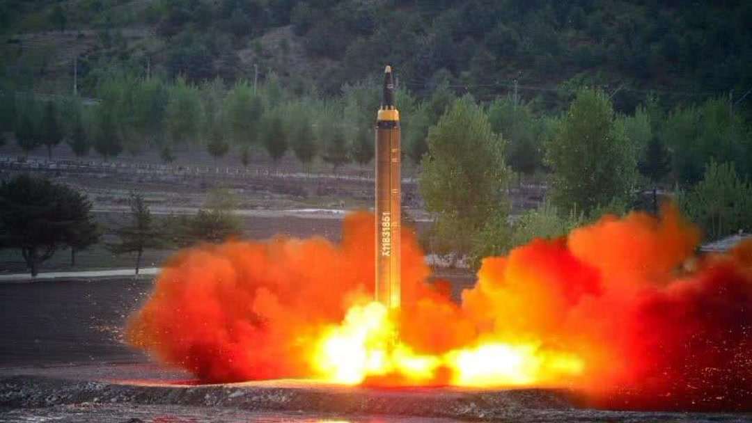 最大射程1300公里,命中精度世界领先,伊朗导弹杀鸡儆猴
