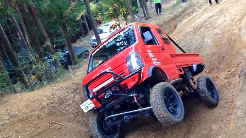 铃木的小型越野车,别看个头小越野很给力